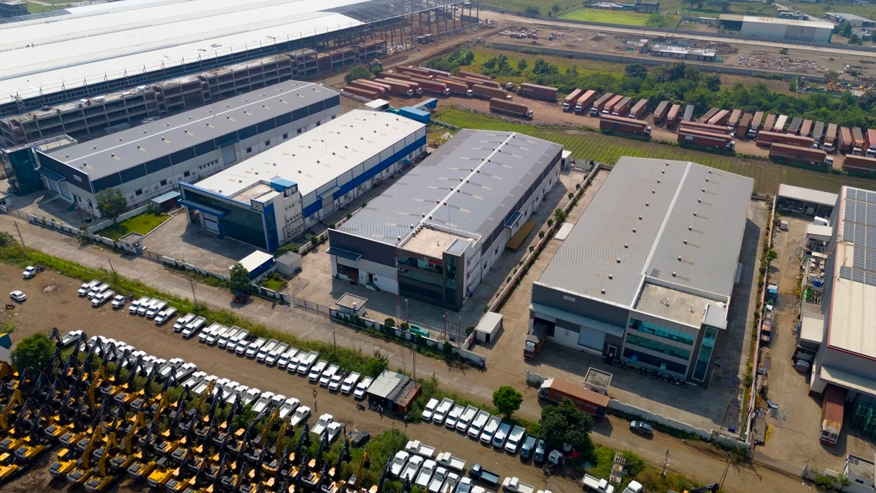 PEB Fabrication – Devine Smile Infraprojects Pvt. Ltd.